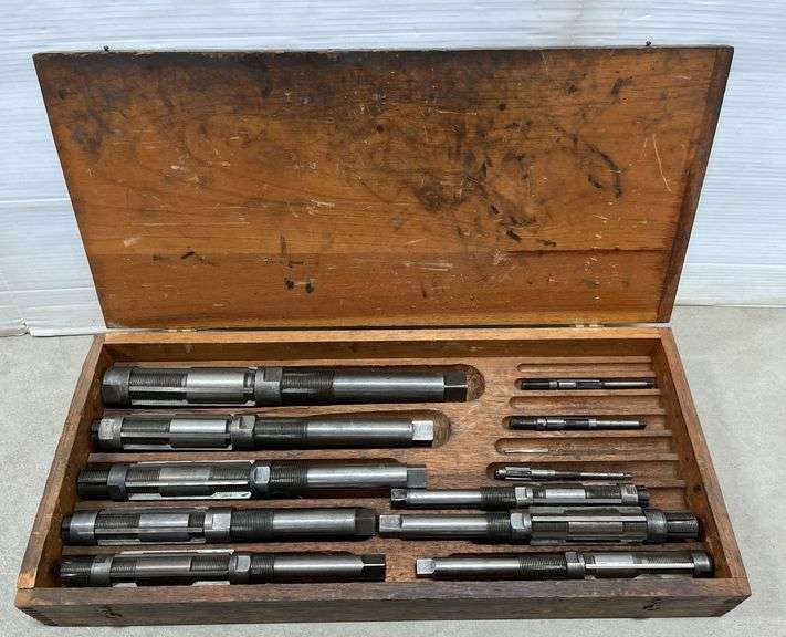 Adjustable reamers, 26"W box - Albrecht Auction Service