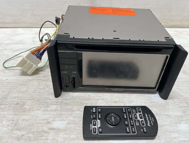 Pioneer AVH-P3300BT car stereo, AM/FM, CD, Bluetooth with remote, works well, wired plug for ...