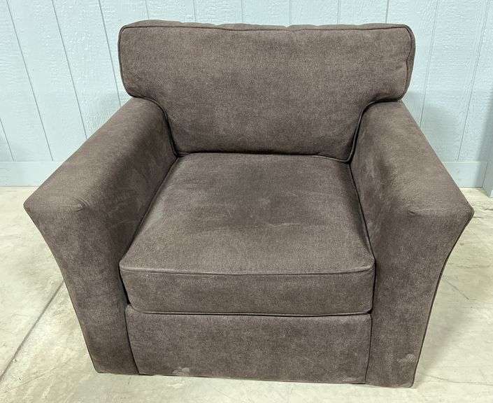 Swivel chair, 30"W x 35"L x 31"H at back, very good, no visible signs ...