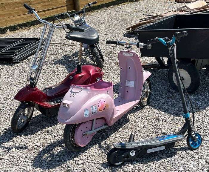 (3) Razor scooters, for parts or repair, as is - Albrecht Auction Service