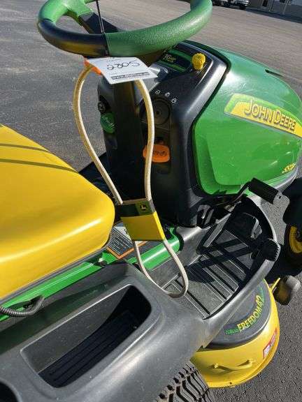 John Deere SST16, 16 HP spin steer, brand new oil change, new deck belt ...