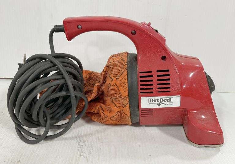 Royal hand vacuum, works, good - Albrecht Auction Service