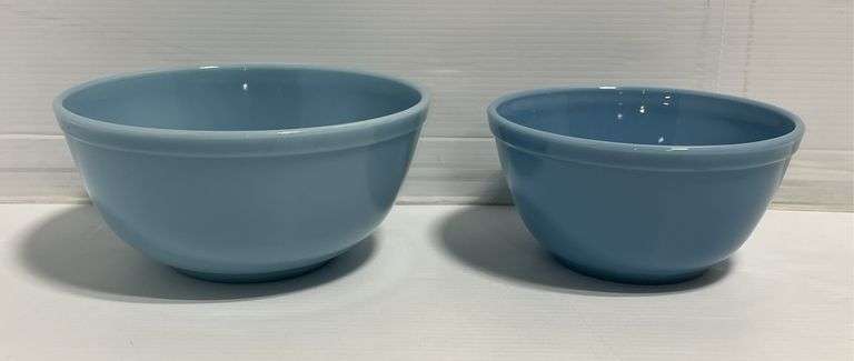 (3) Older robin egg blue Pyrex bowls, include: No. 401 1 1/2-pint, No ...