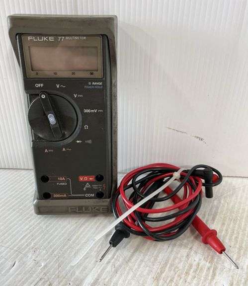 Fluke 77 multimeter with cables, carrying case, 3"W x 1"D x 6 1/2"H ...