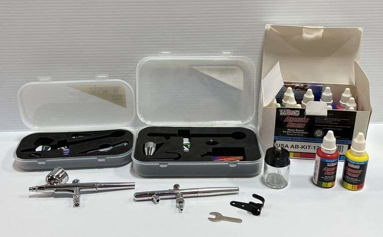 Master Airbrush model G22, Master Airbrush model 568, and Box of ...
