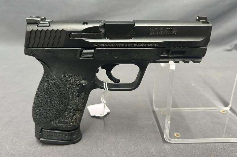 Smith & Wesson M&P Compact 2.0, 9mm, with Extra Grip Panels, Hard Case ...