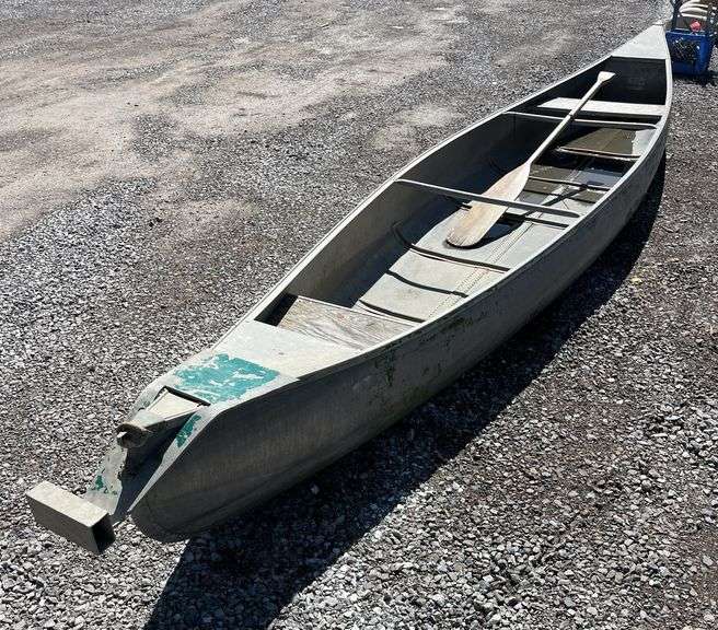Canoe 17', made by Delhi Mfg. with one paddle, two seater, needs paint ...