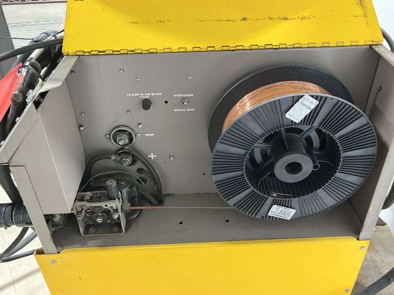 Esab Migmaster 250 mig welder CV/DC, single phase, Gun is fairly new ...