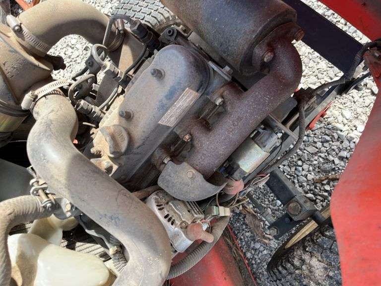 Kubota TG1860 lawn tractor, 18 HP Diesel engine, 1000 hours, runs using ...