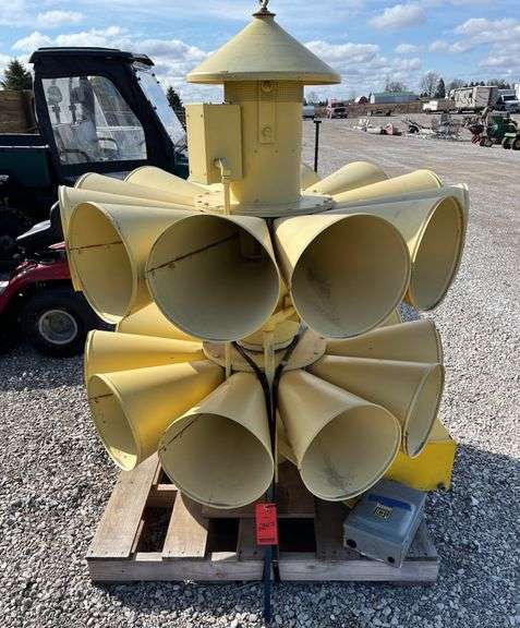 Yellow Federal Signal 3T22 Warning Siren, Model No. 3T22, 3-phase, 208 ...