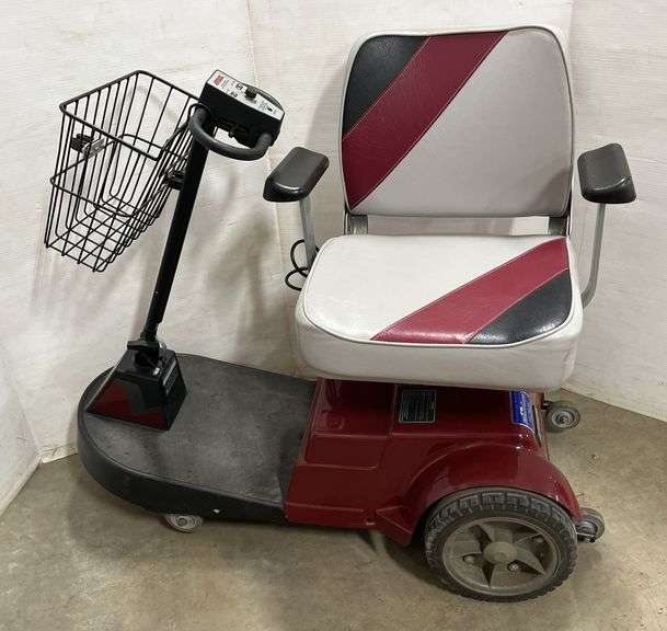 Amigo Mobility 3-wheel rear-drive mobility chair, purchased new from ...