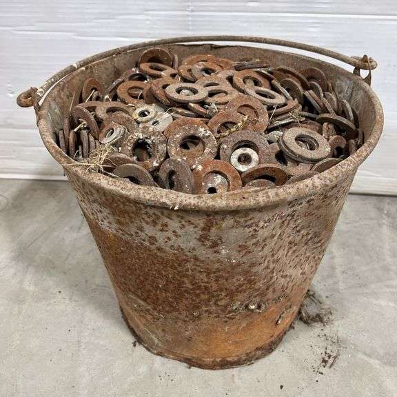 Assorted washers, rusty - Albrecht Auction Service