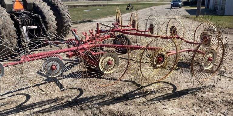 This item Selling ABSOLUTE! ~~~ Gehl 420 10-Wheel Rake, Good Condition ...