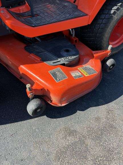 Kubota BX 2370 lawn tractor, 4WD, (678 hours), diesel, 3-point PTO ...