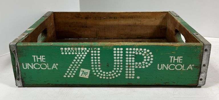 Older 7UP Crate, Flint, Michigan, 17 1/2"W x 12"D - Albrecht Auction ...