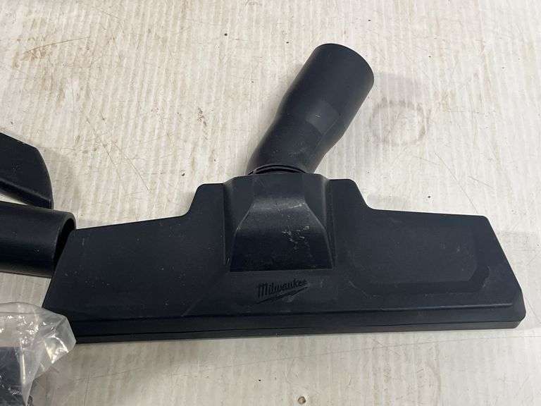 Milwaukee 18V 0882 compact vacuum with attachment, 15"W, good ...