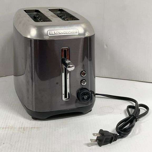 Black & Decker 2-slice toaster, box- 12"L, new, box damaged - Albrecht ...