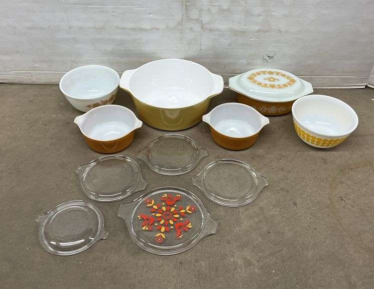 (5) Older Pyrex glass dishes, various colors and styles; Older yellow ...