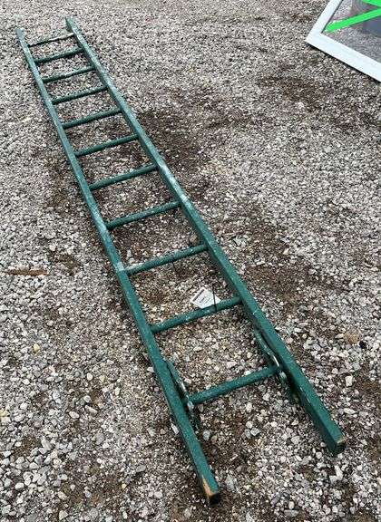 Large wooden green ladder, 139", good - Albrecht Auction Service