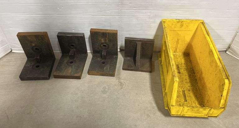 Machinist angle plates, 6"W - Albrecht Auction Service