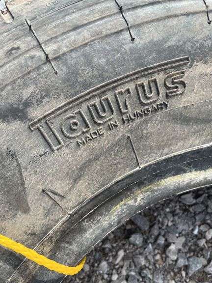 Taurus semi tire, 10.00R20 ST, new - Albrecht Auction Service