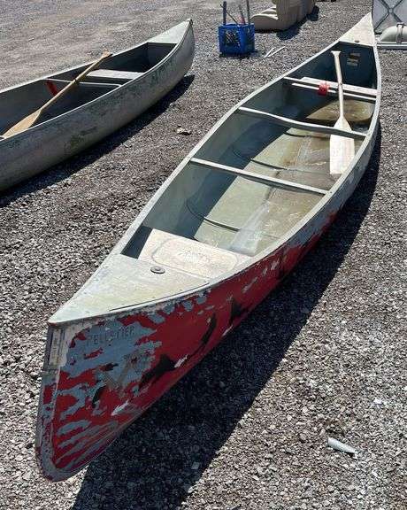 Canoe 17', made by Alumacraft Boat Co. with one paddle, two seater, needs paint, capacity 4 ...