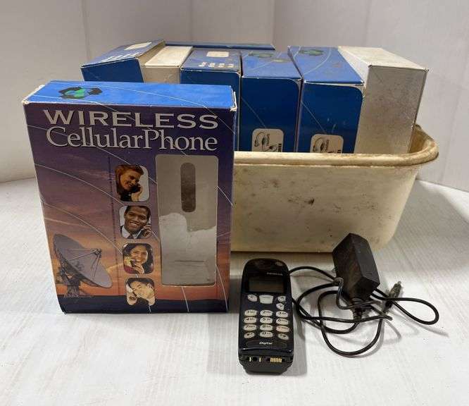 (7) Nokia cell phones in boxes, NOS, unknown operating condition, boxes ...