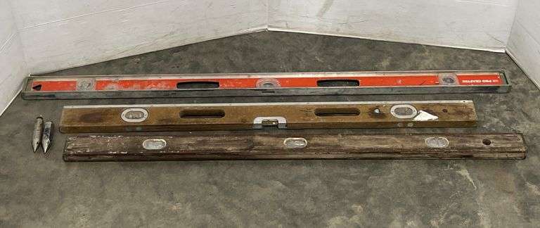(3) Levels, includes: 2- Wood,39 1/2" x 42", and 1- Aluminium, 4'L; (2 ...
