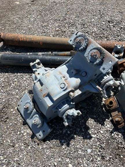 (2) NP205 Divorced transfer cases with extra yolks and extra ...