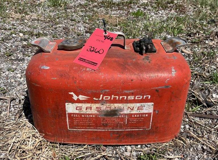 Johnson 6-gallon boat gas tank, used, good - Albrecht Auction Service