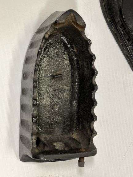 Antique Belgium box iron or slug iron, contains a removable metal slug ...