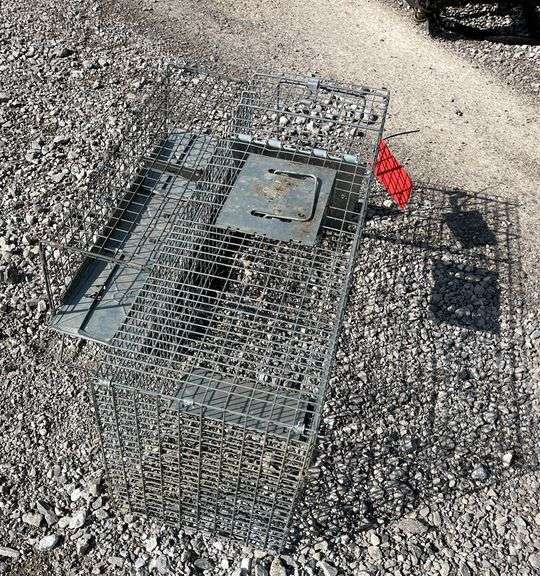 (2) Traps, 32"L and 25"L, used - Albrecht Auction Service