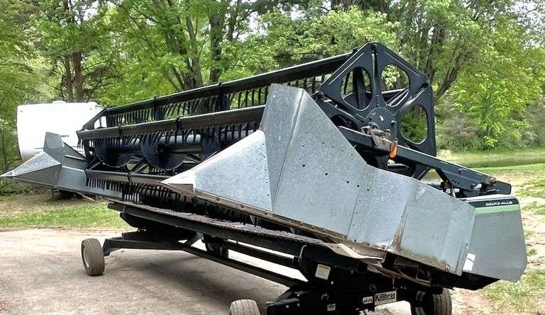 This item Selling ABSOLUTE! ~~~ Deutz-Allis 20' Grain Head, Cart NOT ...
