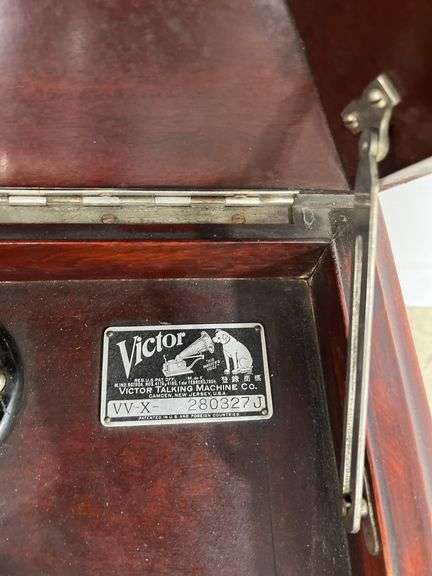 Victor Talking Machine, Victrola model VV-X, serial #280327J, front ...