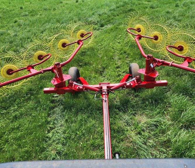 Sitrex 10-Wheel V-Rake, Works Well - Albrecht Auction Service