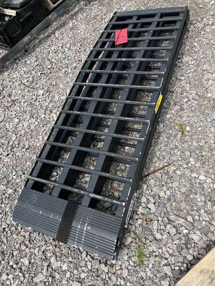 Ramp, 17" x 110" - Albrecht Auction Service