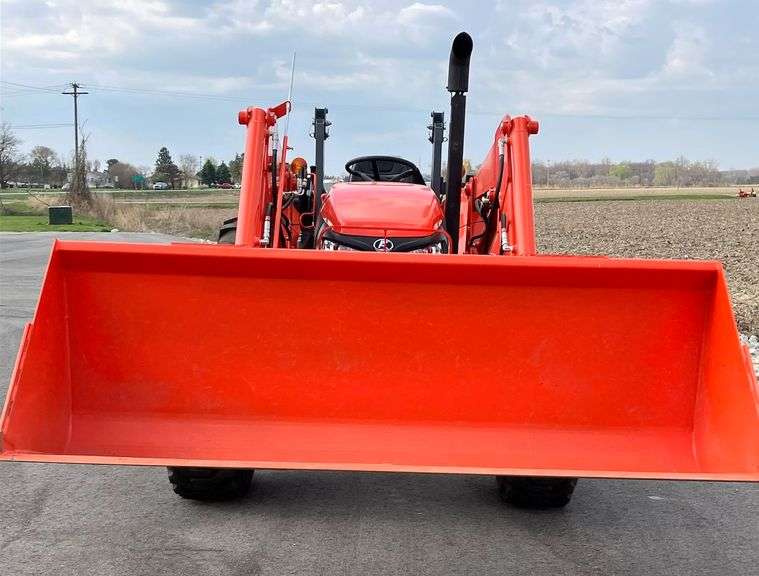 2015 Kubota M70/60 Diesel Tractor, (136 Hours), Shuttle Shift 8-Forward ...
