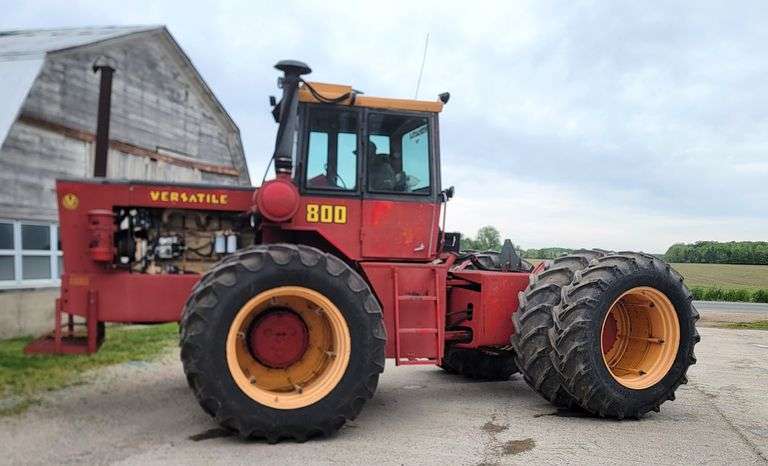 Versatile 800 Tractor, Unknown Hours, Has New Battery, Has AC, but ...