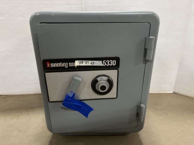 Safe with extra compartment for special documents, combination can be ...