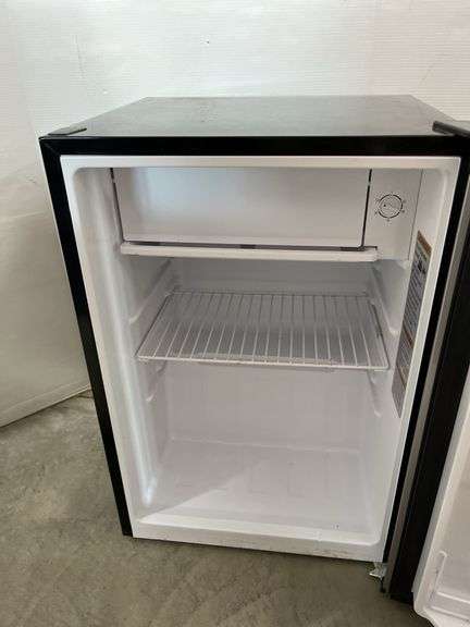 Haier mini-fridge, 2.7 cu. ft., 28"H, works - Albrecht Auction Service