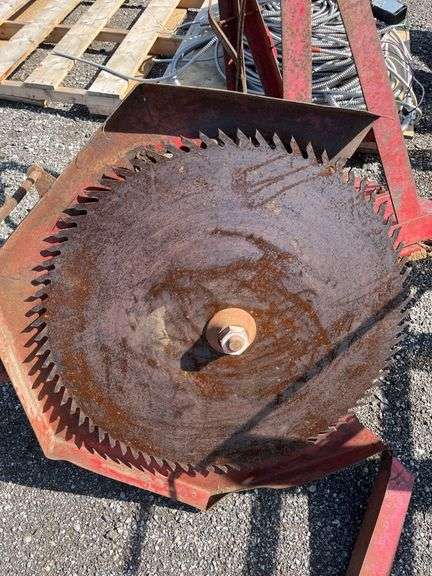 Ford-Dearborn 3-point buzz saw, used last winter - Albrecht Auction Service