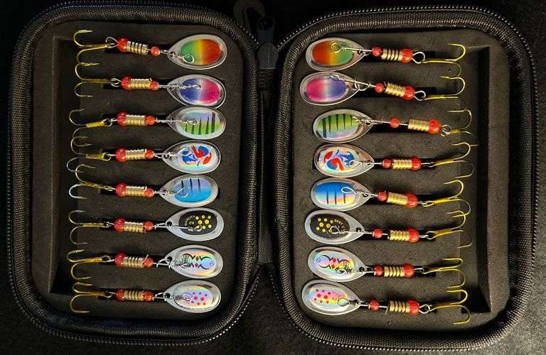 (16) Fishing lure spoon spinners with case, up to 3"L, new - Albrecht ...