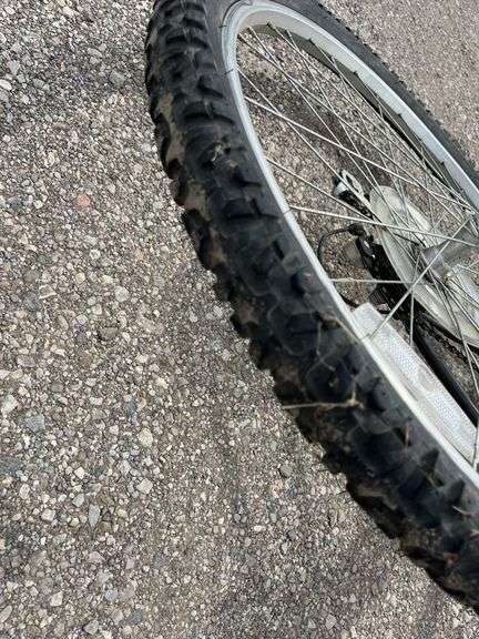 Diamondback Outlook DX 26" bike, black, comfort seat, quick release ...