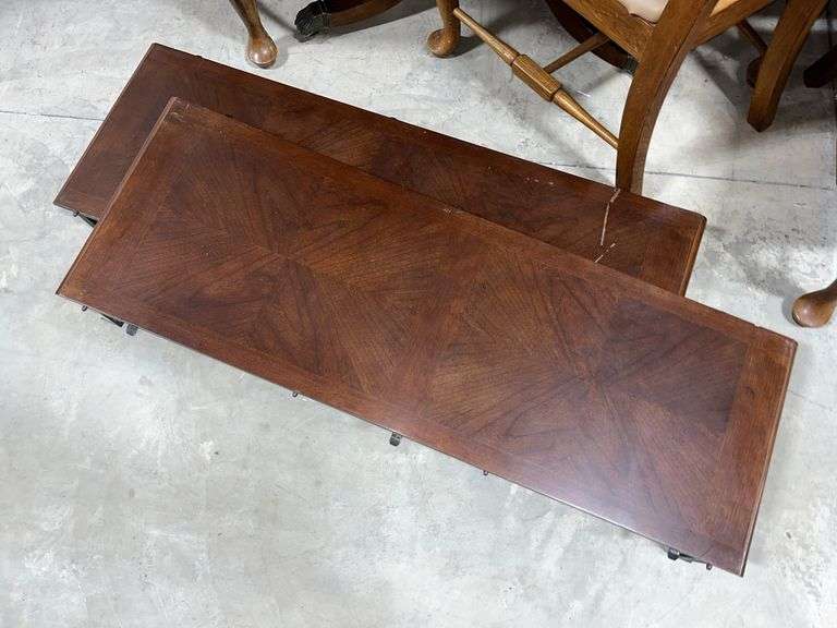 Lords Mfg. Federal dining table with claw feet, includes (2) Leaves and ...