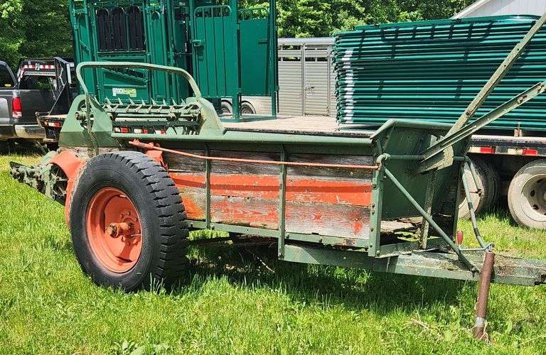 This item Selling ABSOLUTE! ~~~ New Idea Manure Spreader, Metal All in Good Shape, Wood Floor ...