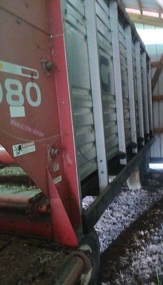 Gehl 980 Chopper Box, Tandem Axle, 12-Ton Running Gear, Excellent ...