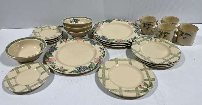 20-Piece Pfaltzgraff dish set with floral pattern, up to 9 1/2"Dia, new ...