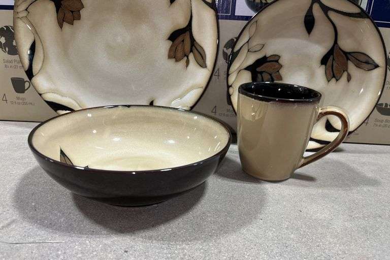 Service for 10, Gourmet Basic floral home gold colored scroll design ...