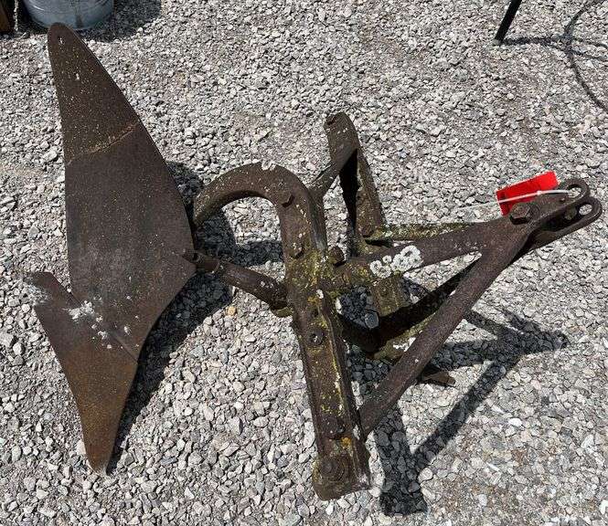 Dearborn single-bottom 3-point plow - Albrecht Auction Service