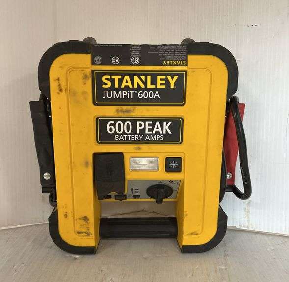 Stanley jump starter, 600A capacity, built-in light and USB charger, 11 ...